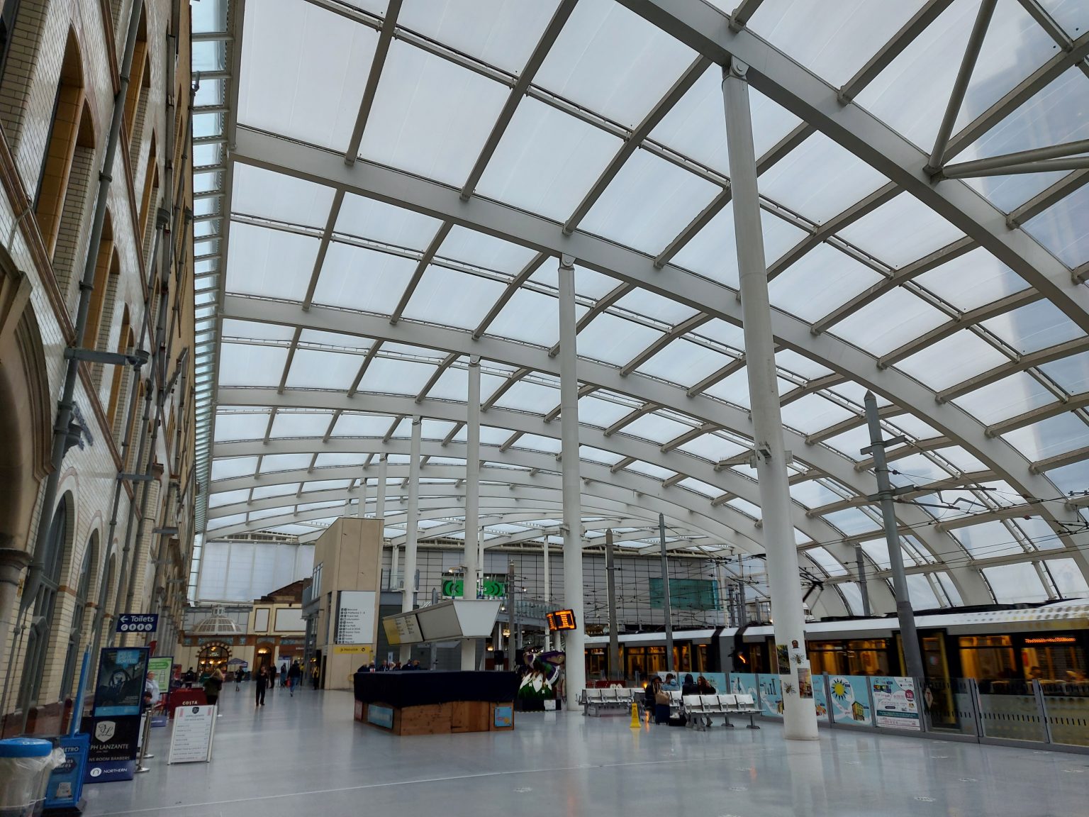 Manchester Train Stations - Our Guide - Railsmartr