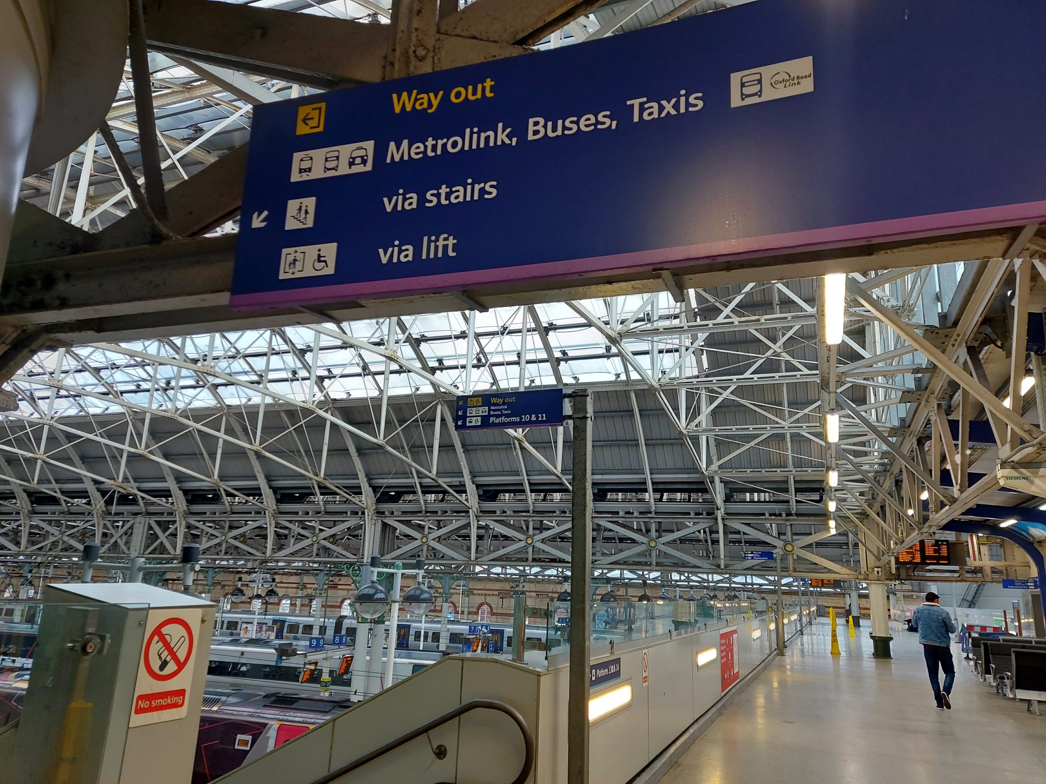 Manchester Train Stations - Our Guide - Railsmartr