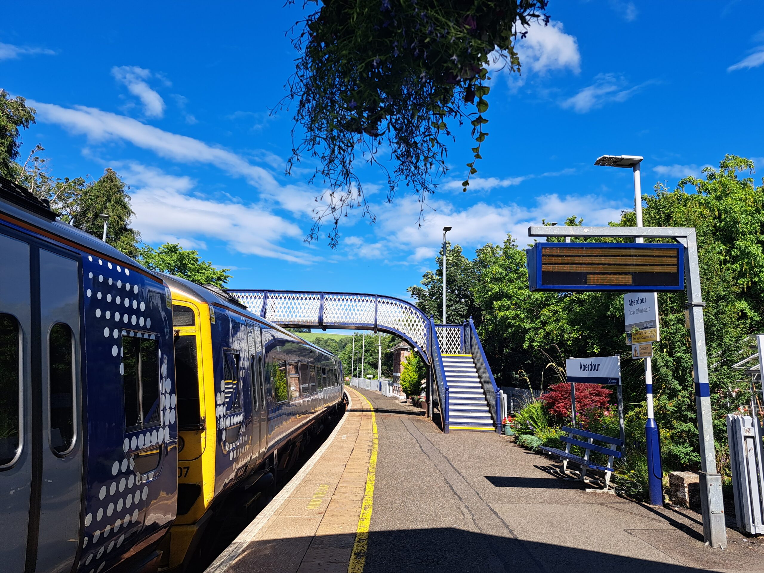 Five Great Day Trips from Edinburgh by Train - Railsmartr